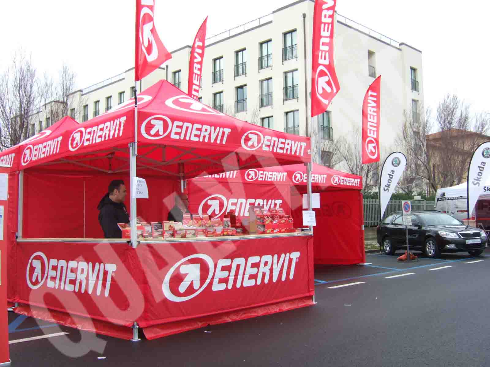 Carpas personalizadas para Enervit, carpas promocionales con mostrador