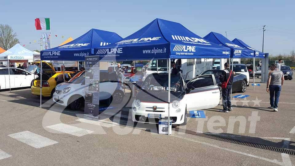 Carpas plegables rotuladas Alpine, carpas para eventos de motor
